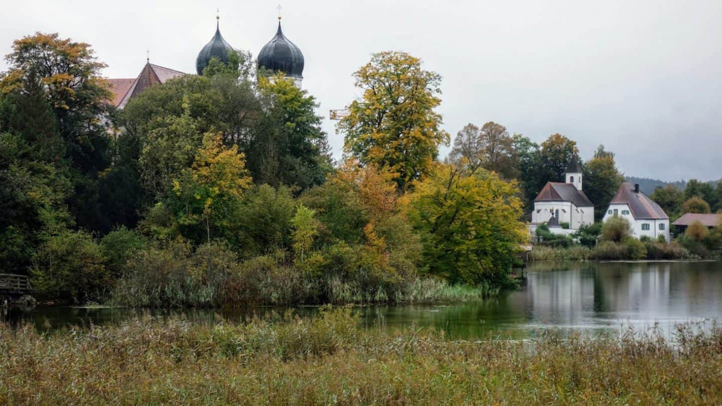 Bilderbuchidyll: Kloster Seeon mit Wow-Effekt anwandern - Hurra, draussen!