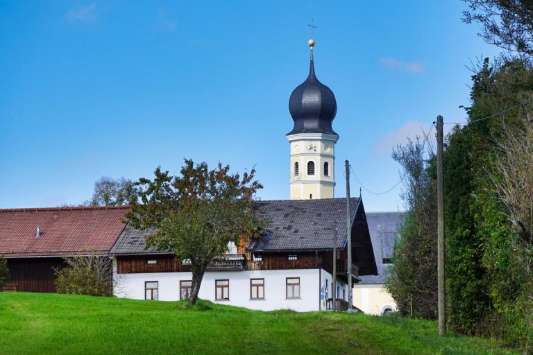 Kurze Wanderung auf und um den Irschenberg