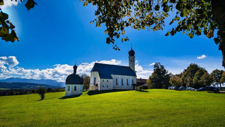 Kurze Wanderung auf und um den Irschenberg