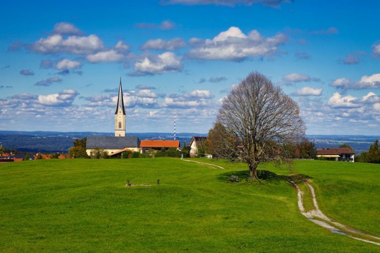 Kurze Wanderung auf und um den Irschenberg